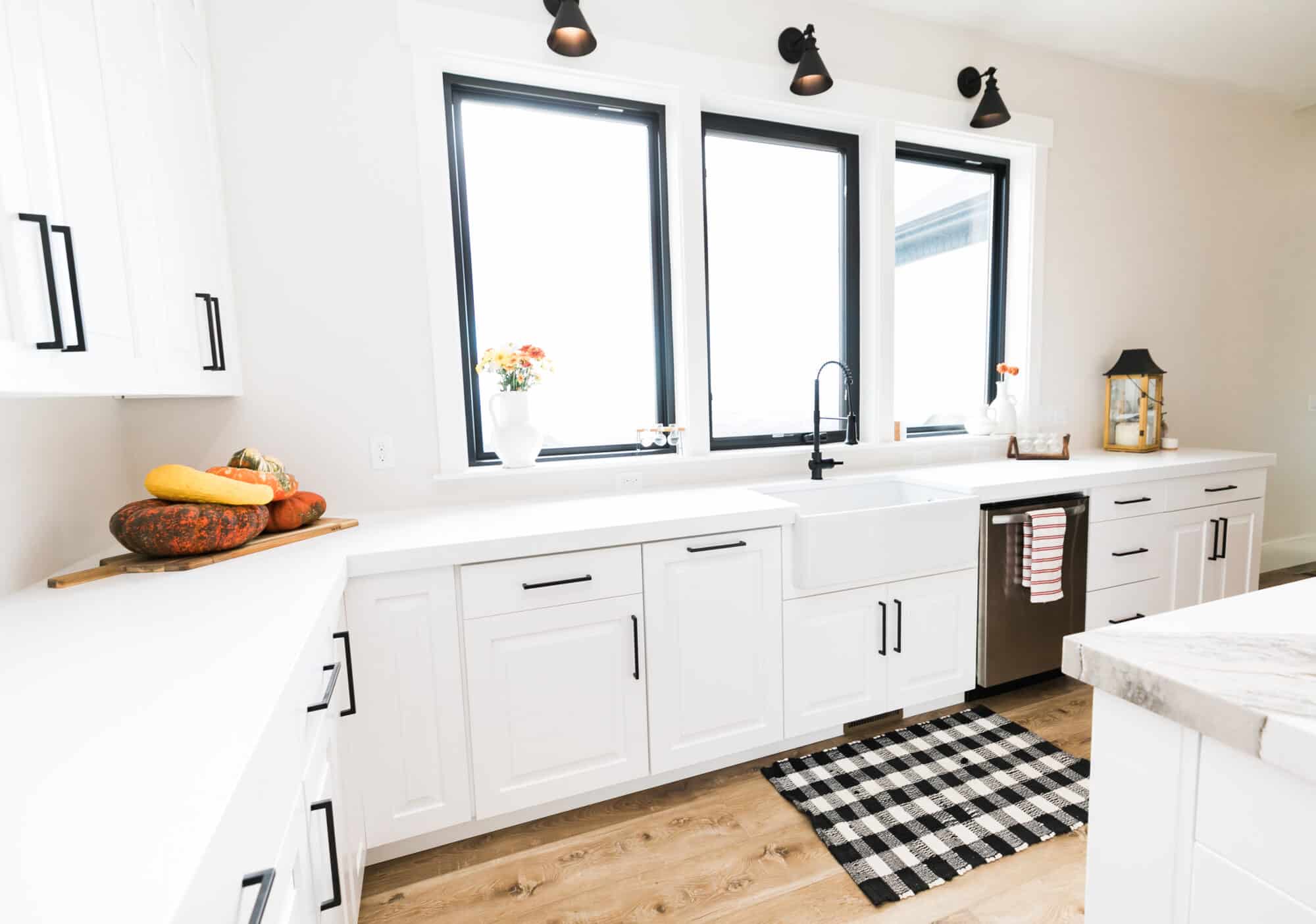 Difference Between Custom Cabinets Vs. Builder Grade Cabinets ...